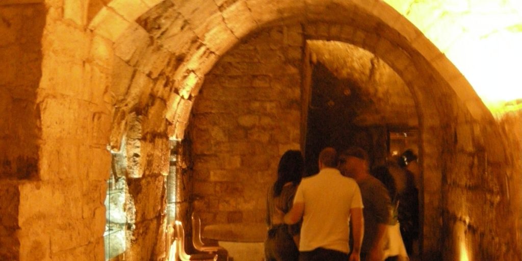 The Western Wall (Wailing Wall) - Temples.org